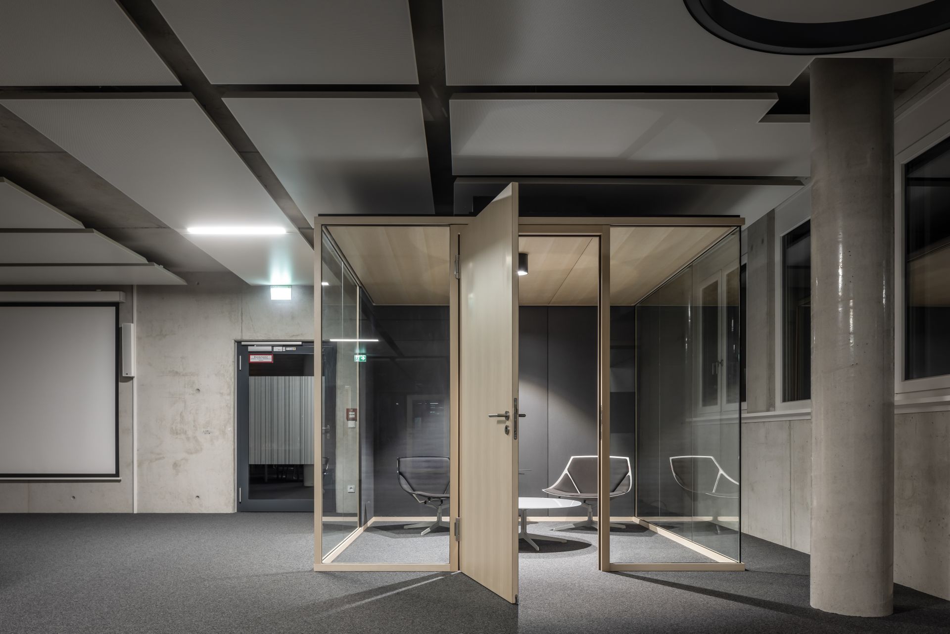 Lindner Cube solo_N | Room-in-room System with wooden profiles