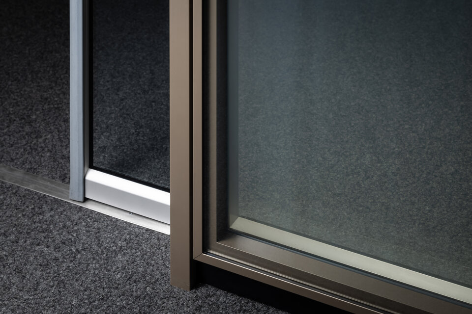 GST 13 | Glass sliding door element