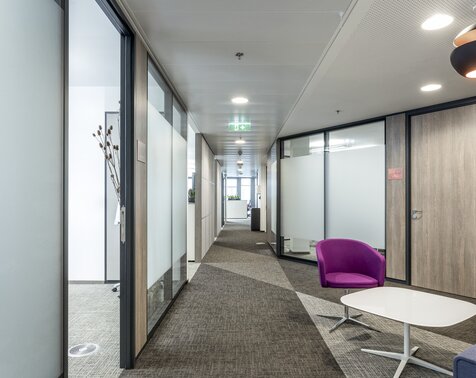 Metalldecken │Nachhaltige Deckensysteme aus Metall | Lindner Group
