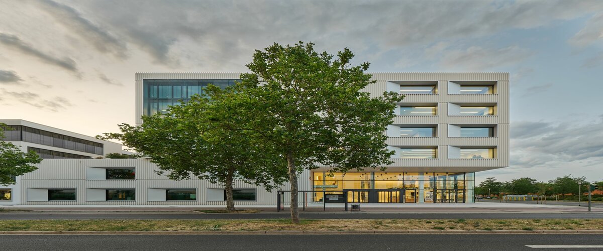 References │ Experience Impressive Building Projects | Siemens ...