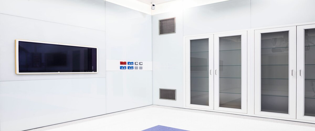 Clean Room Partitions │ GMP-Compliant Partition Systems