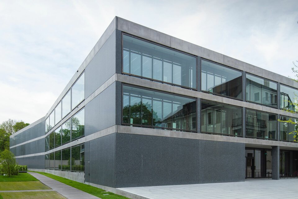 References │ Experience Impressive Building Projects | Munich Re